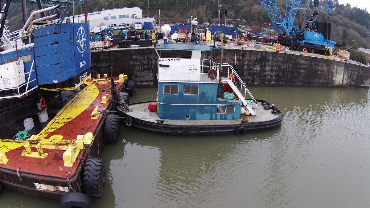 Derrick Barges, Work Barges & Tugs
