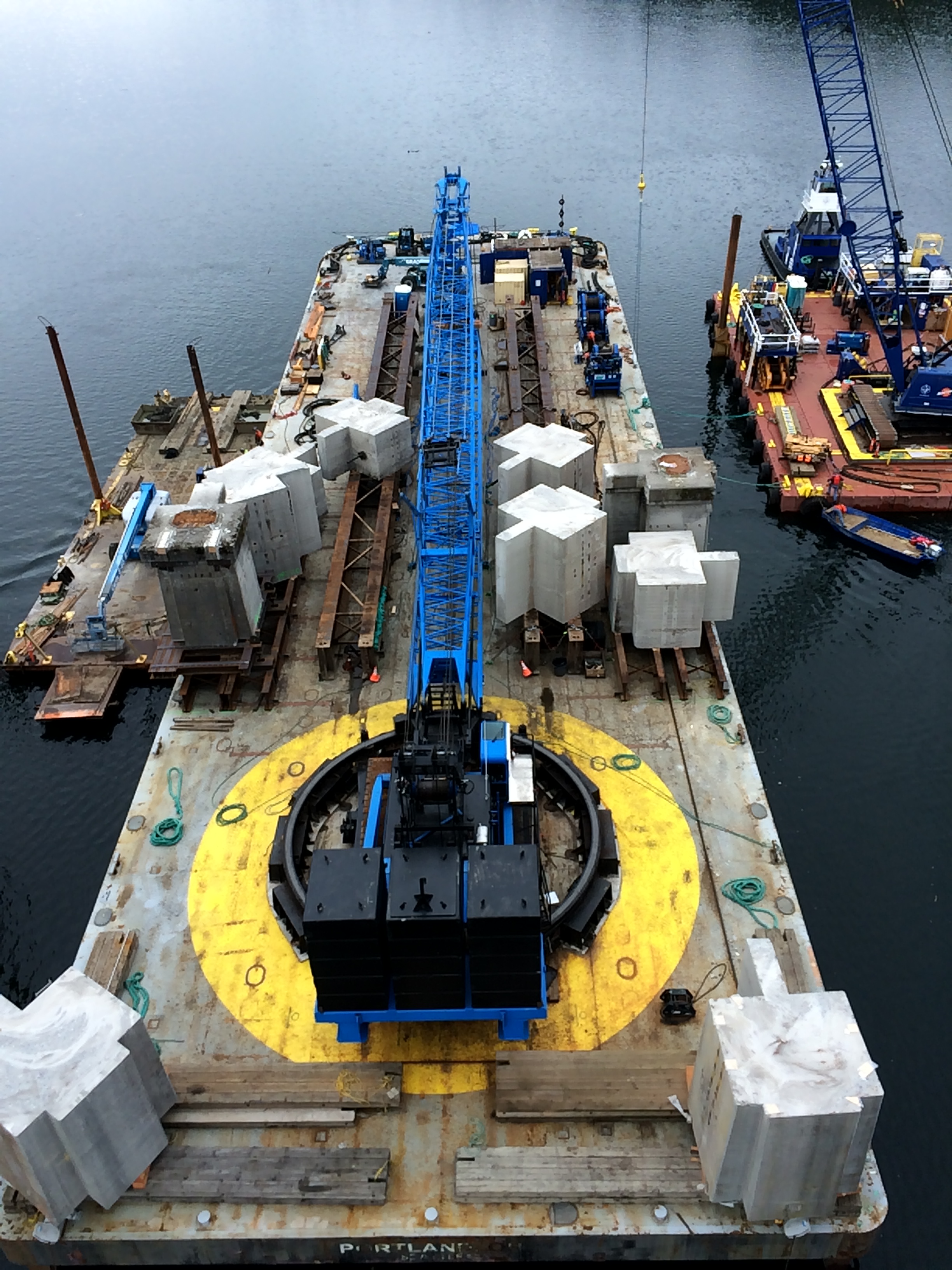 Derrick Barges, Work Barges & Tugs