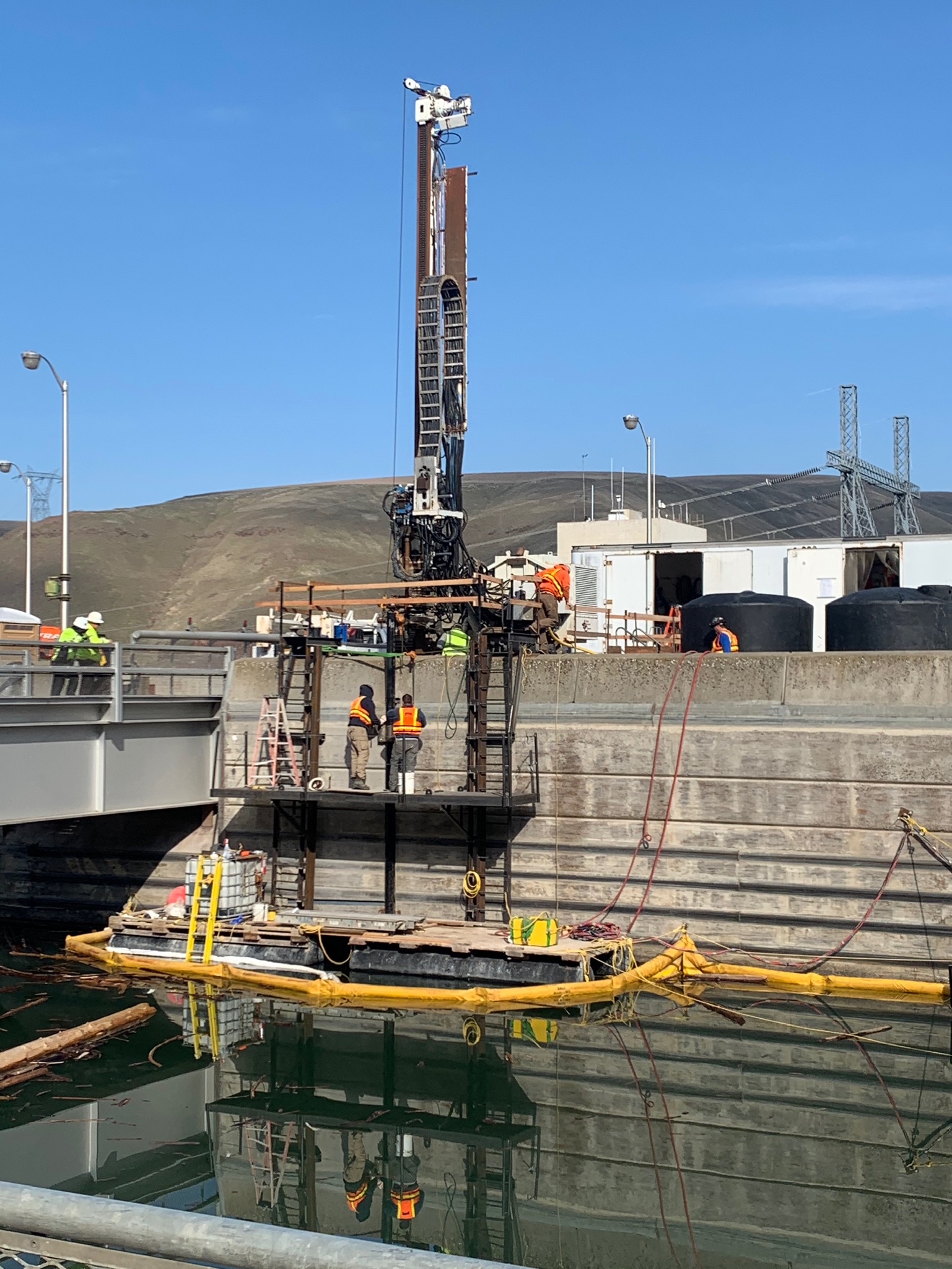 Little Goose Dam NavLock Leak Sealing