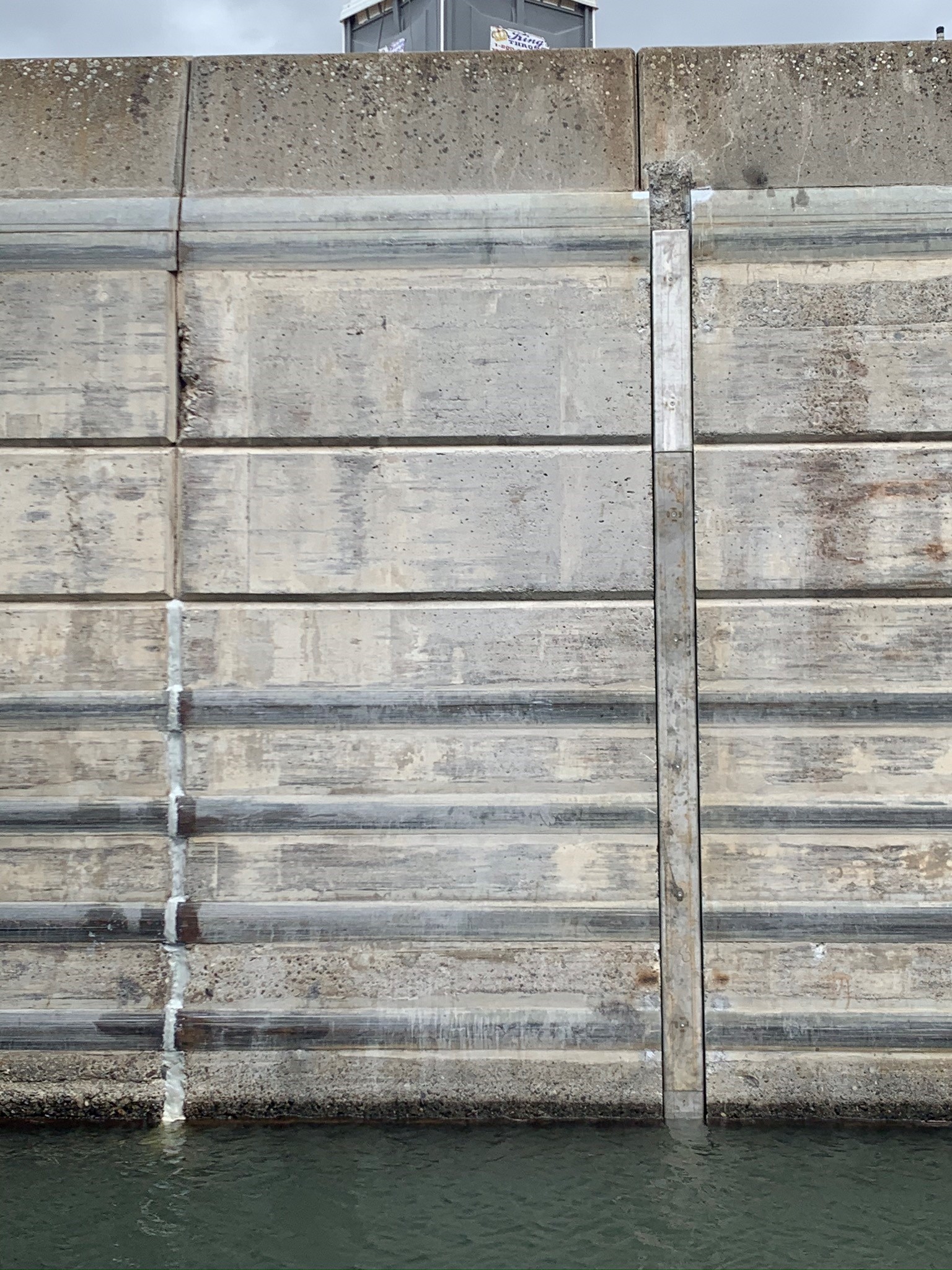 Little Goose Dam NavLock Leak Sealing